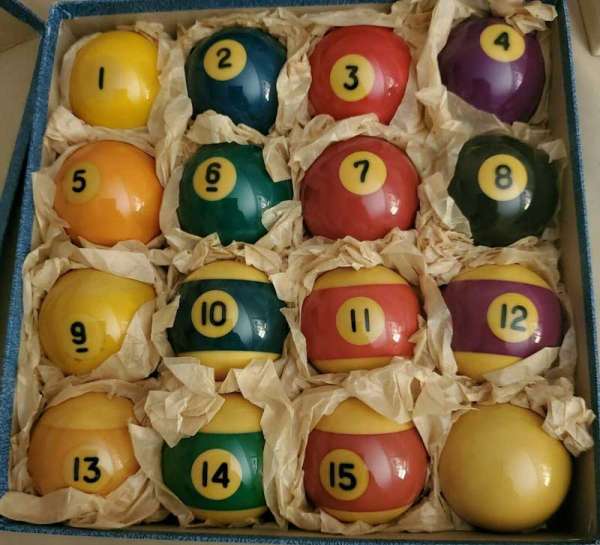 Antique Pool & Billiard Balls – AntiqueBilliardTables.com